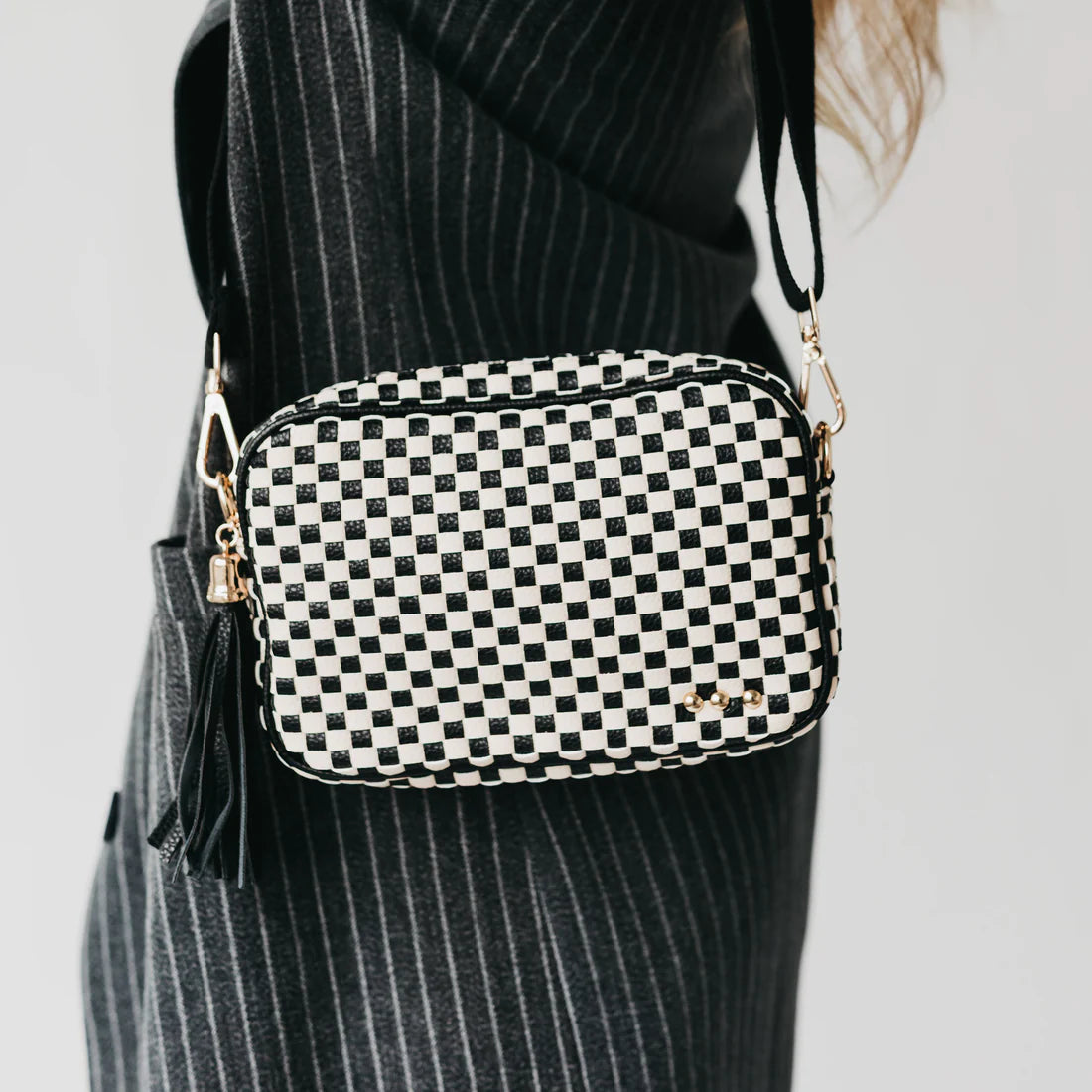 Pretty Simple |Woven Willow Camera Crossbody Bag - Checkered Black ...