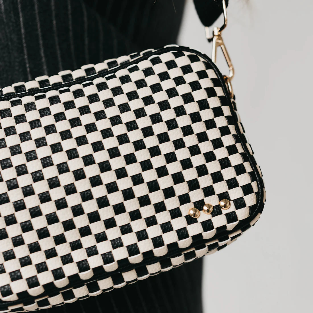 Pretty Simple |Woven Willow Camera Crossbody Bag - Checkered Black ...