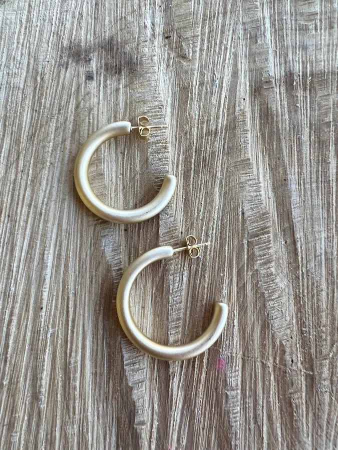 Brass Hoops - Matte Gold – Preppy Pineapple Boutique