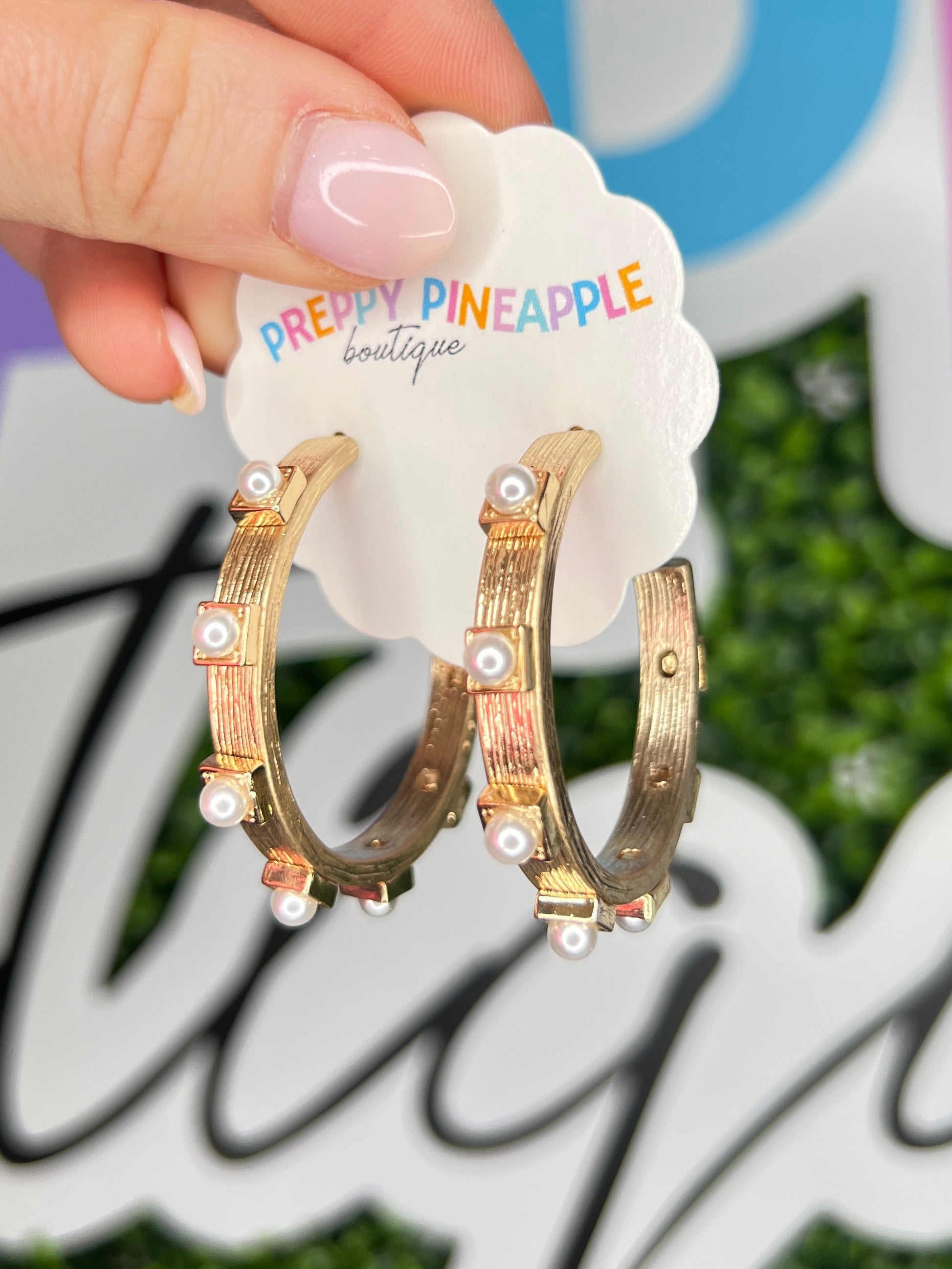 Pearl Station Textured Open Hoops – Preppy Pineapple Boutique